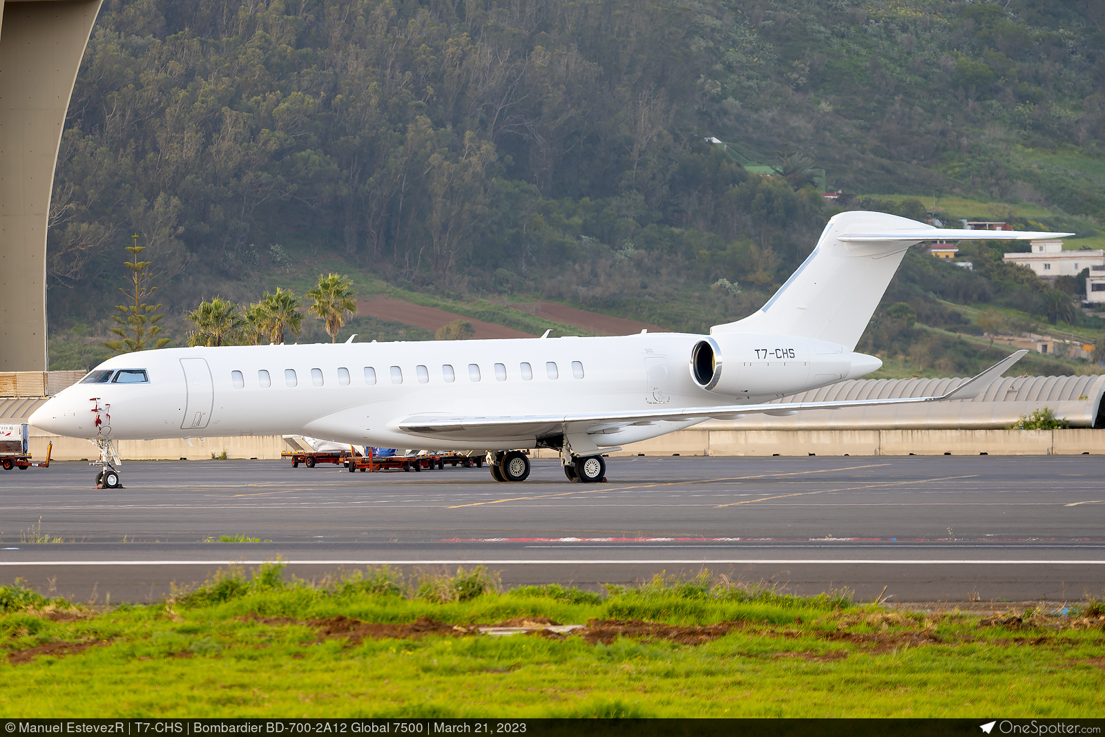 T7-CHS Royal Jet Bombardier BD-700-2A12 Global 7500, MSN 70118 ...