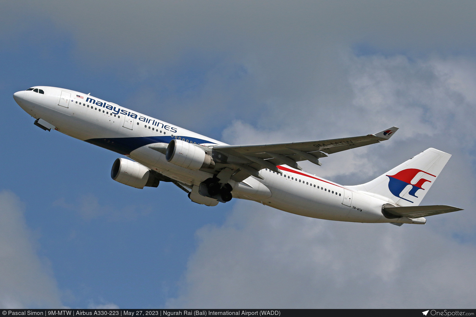 9M-MTW - Airbus A330-223, Malaysia Airlines | OneSpotter.com