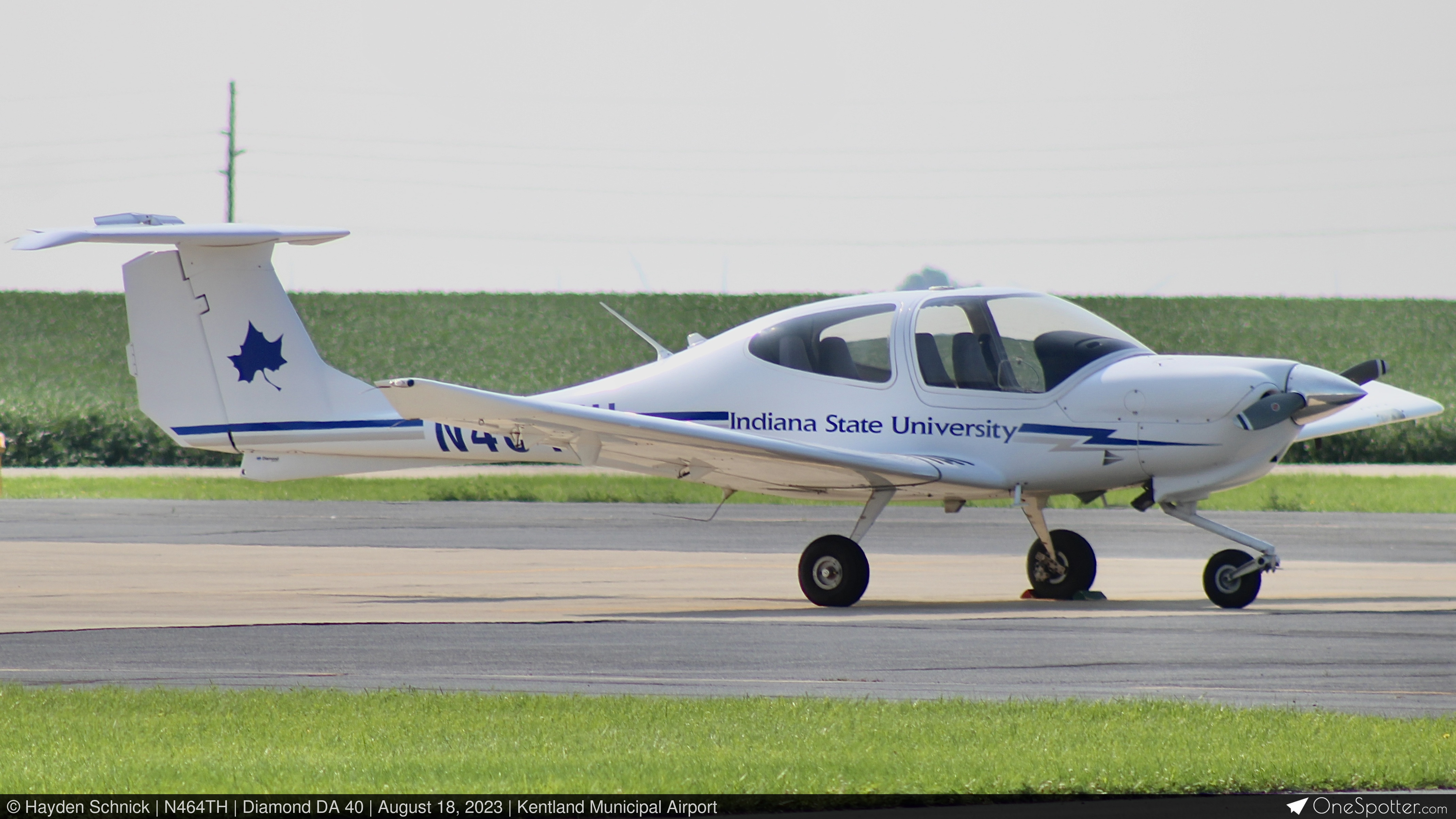 N464TH - Diamond DA 40, Indiana State University | OneSpotter.com