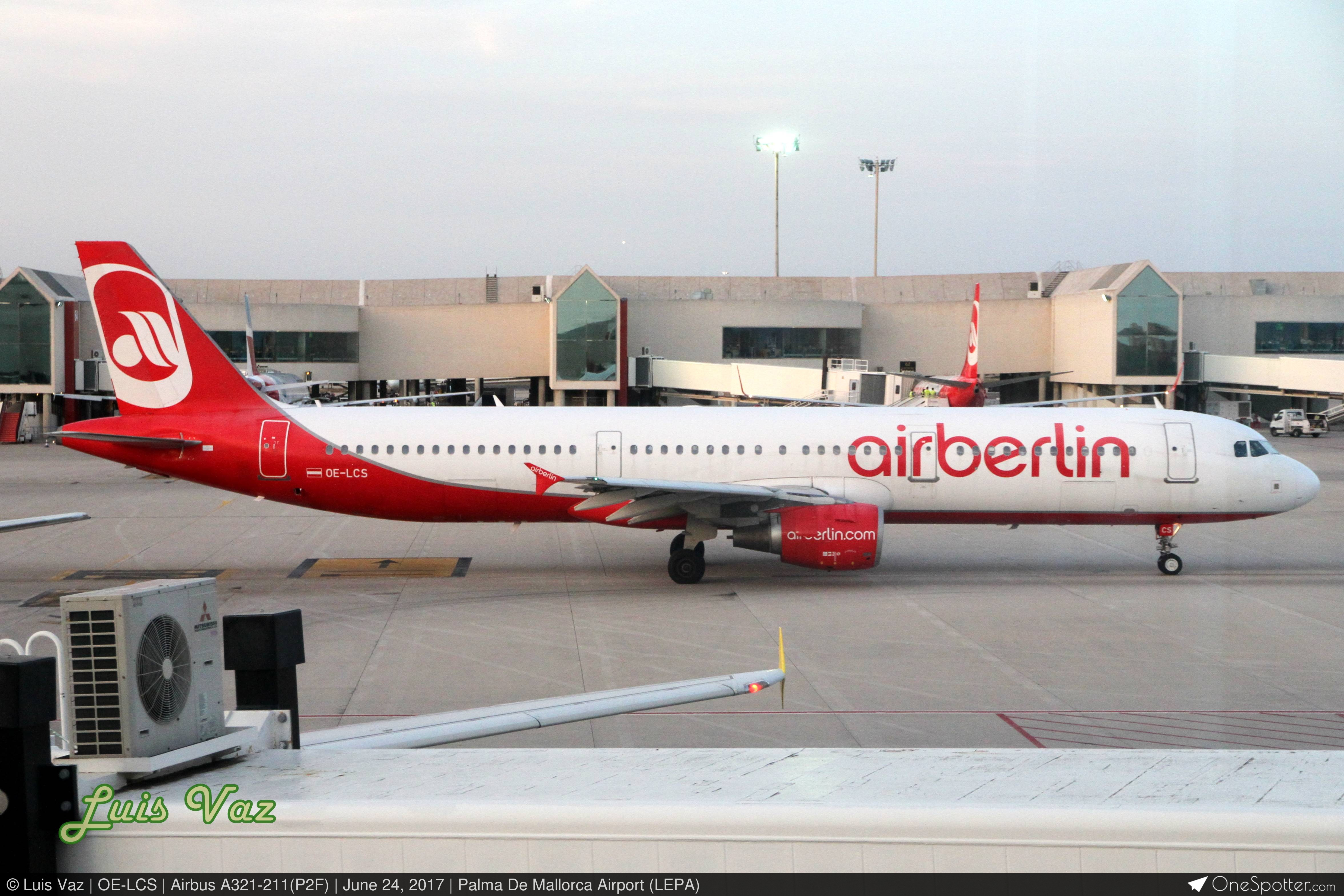 OE-LCS - Airbus A321-211(P2F), Niki | OneSpotter.com