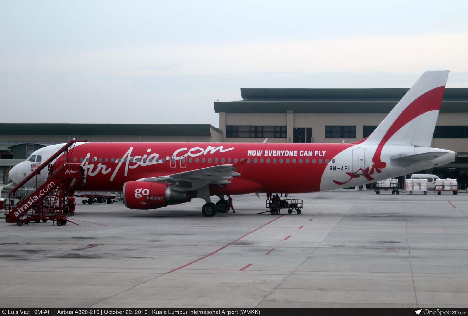9M-AFI AirAsia Airbus A320-216, MSN 2842 | OneSpotter.com