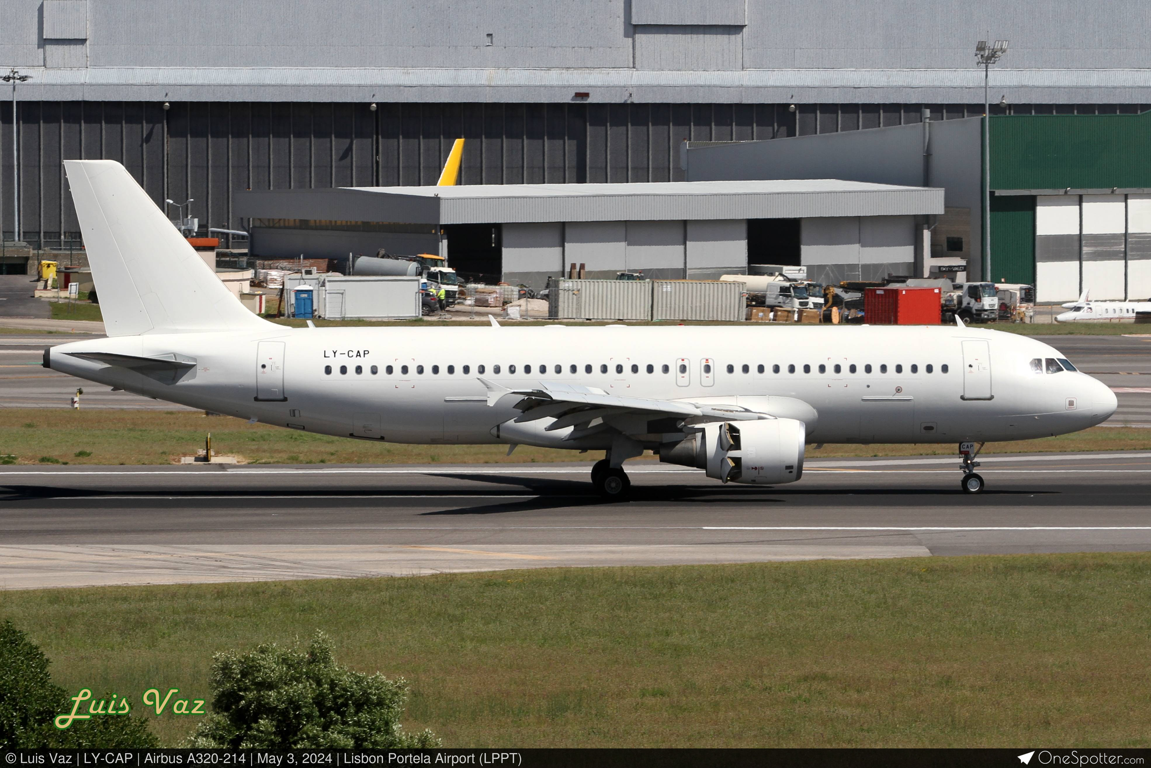 LY-CAP - Airbus A320-214, GetJet Airlines | OneSpotter.com