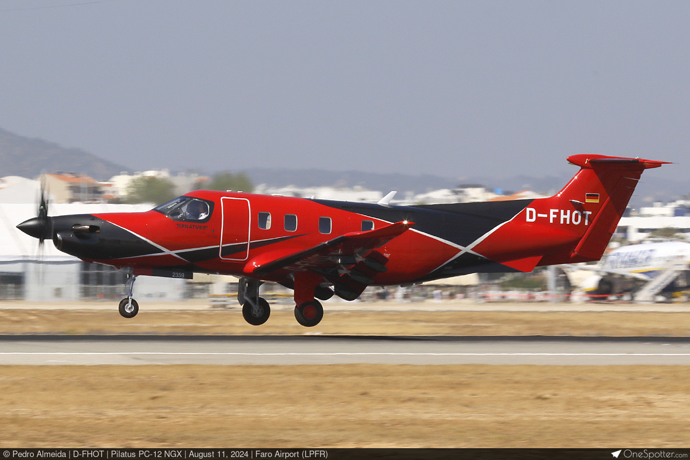 D-FHOT - Pilatus PC-12 NGX, Private | OneSpotter.com