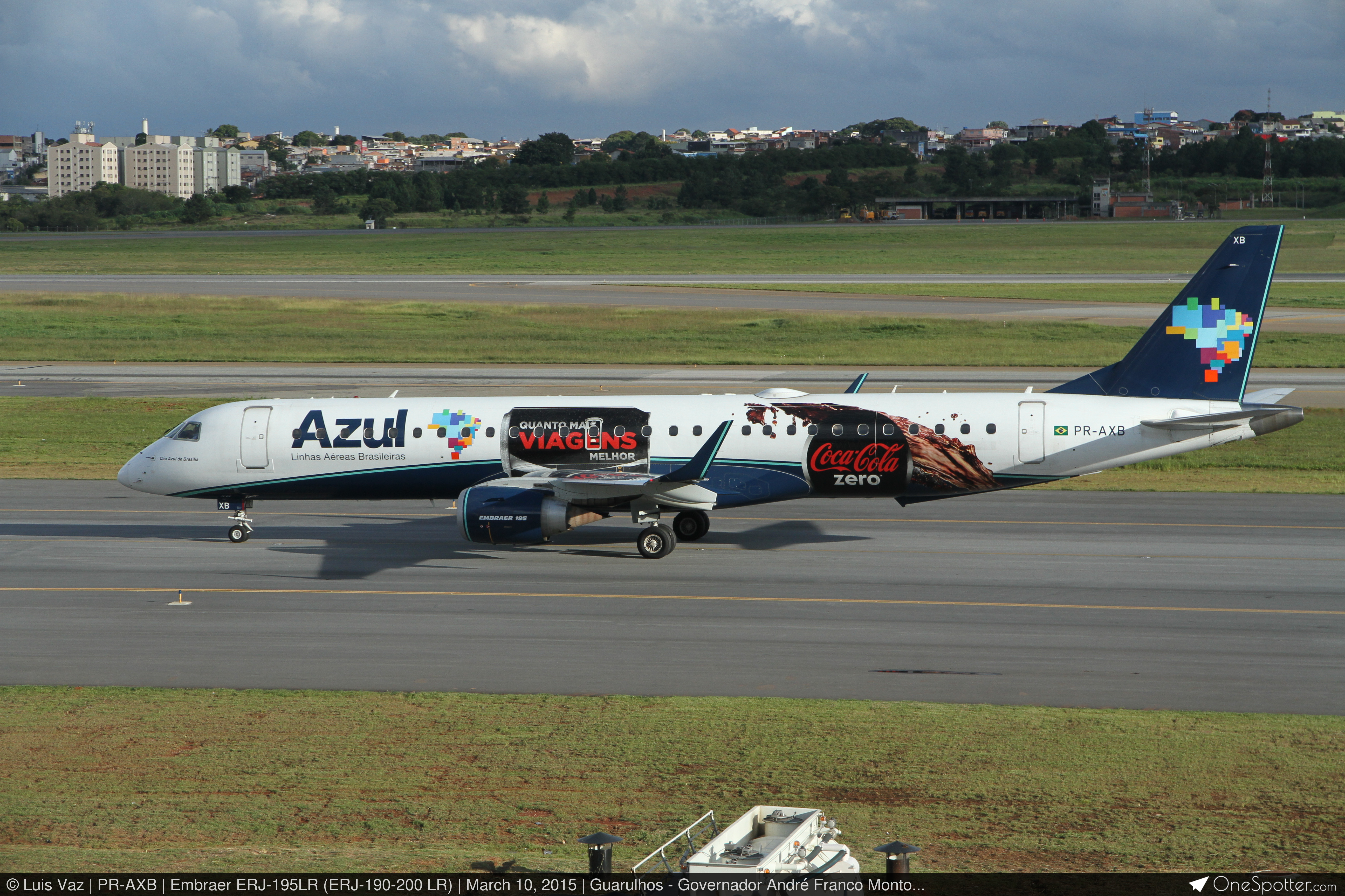 PR-AXB - Embraer ERJ-195LR (ERJ-190-200 LR), Azul | OneSpotter.com