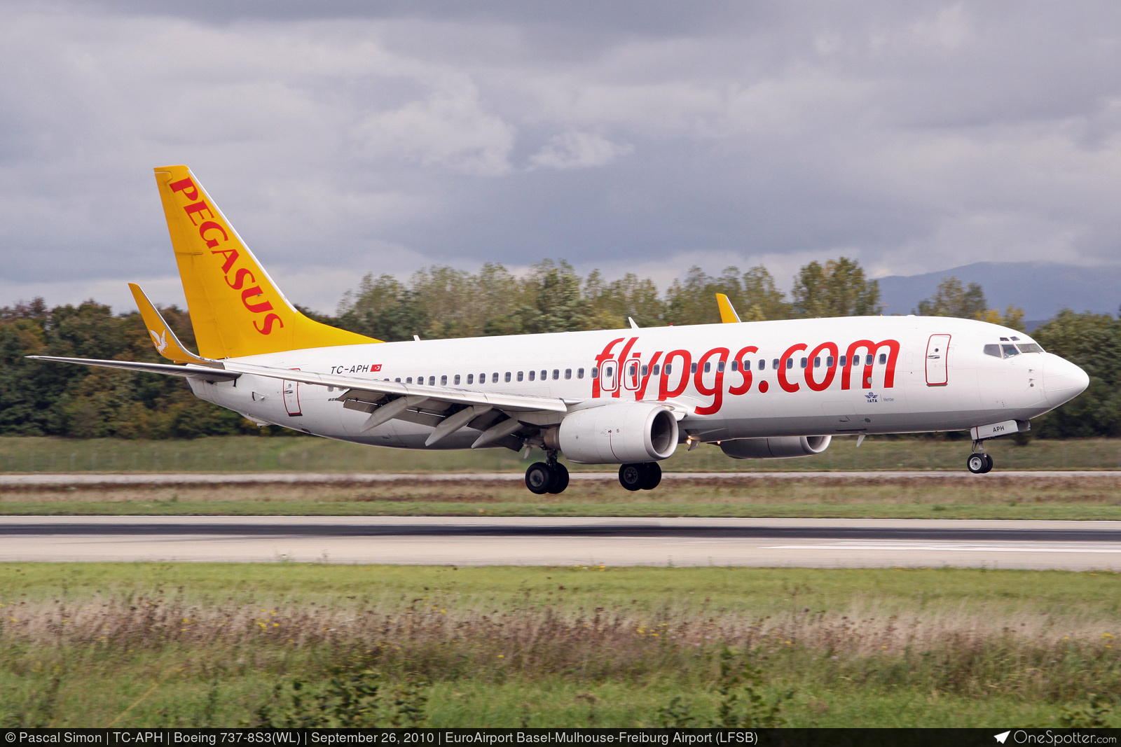 TC-APH - Boeing 737-8S3(WL), Pegasus | OneSpotter.com
