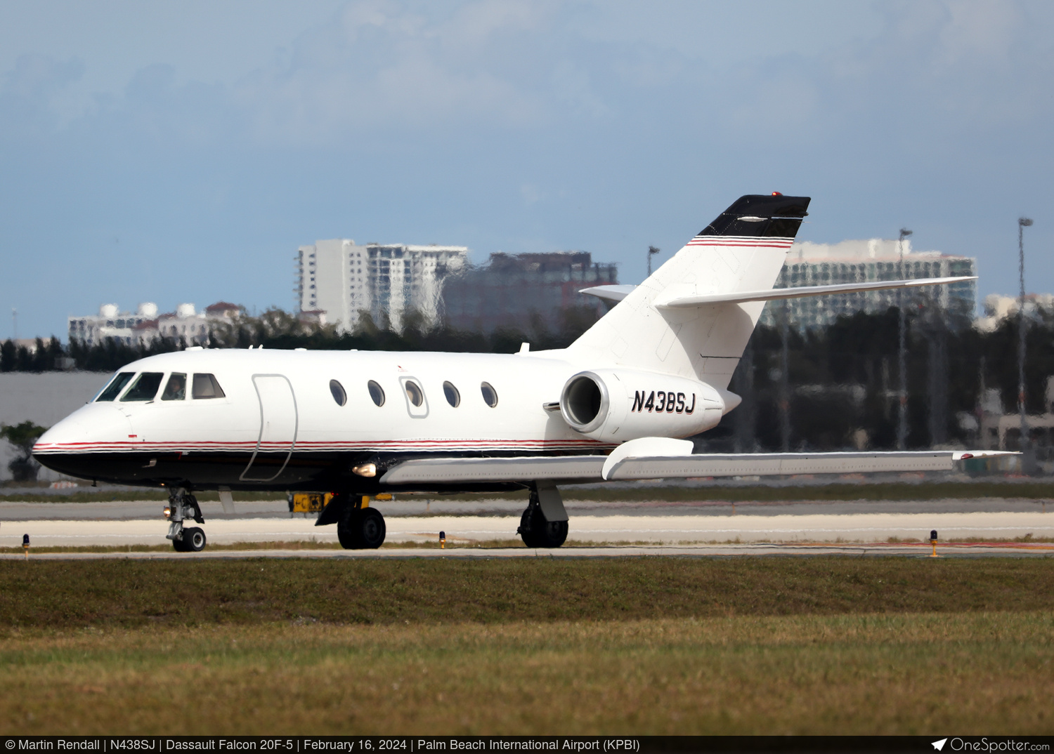 N438SJ - Dassault Falcon 20F-5, Meregrass Inc | OneSpotter.com