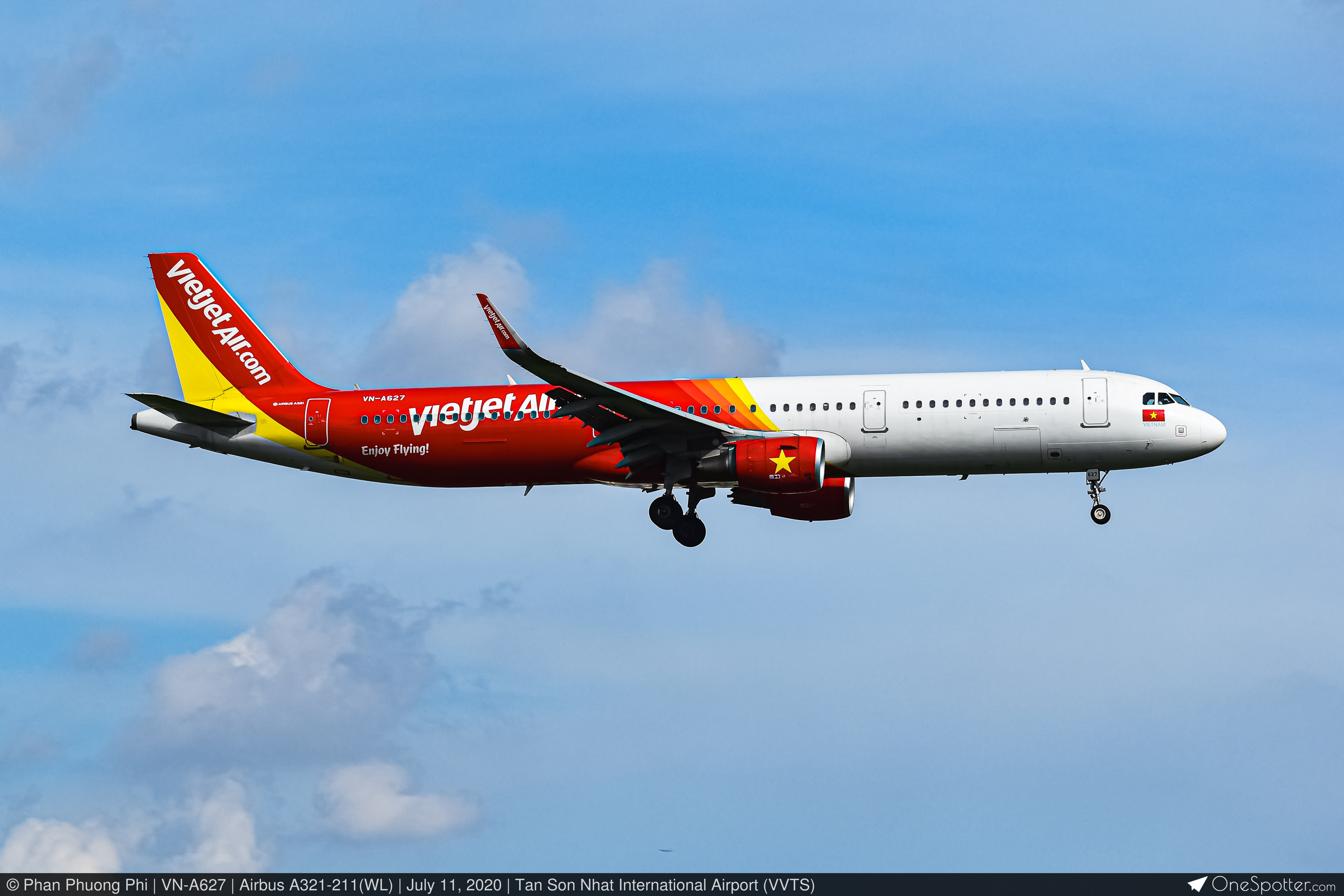 2-FWCA FW Aviation Holdings Airbus A321-211(WL), MSN 8577 | OneSpotter.com