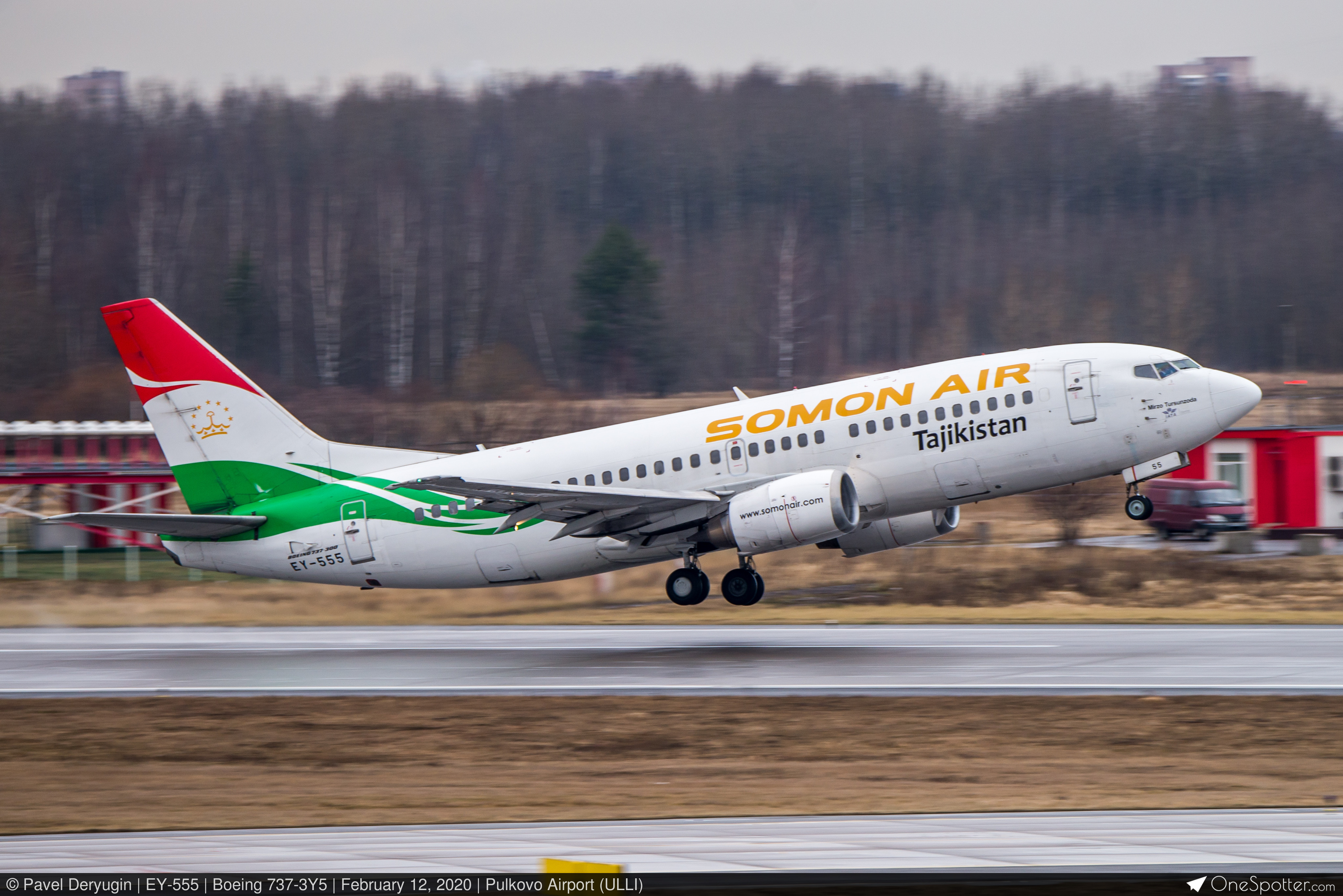 EY-555 - Boeing 737-3Y5, Somon Air | OneSpotter.com