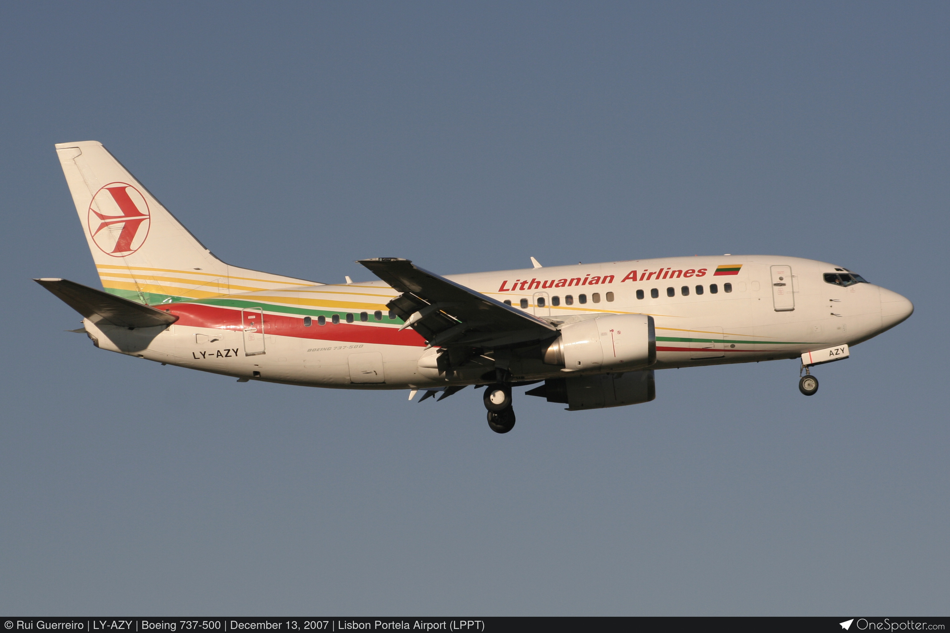 LY-AZY - Boeing 737-500, FlyLAL | OneSpotter.com