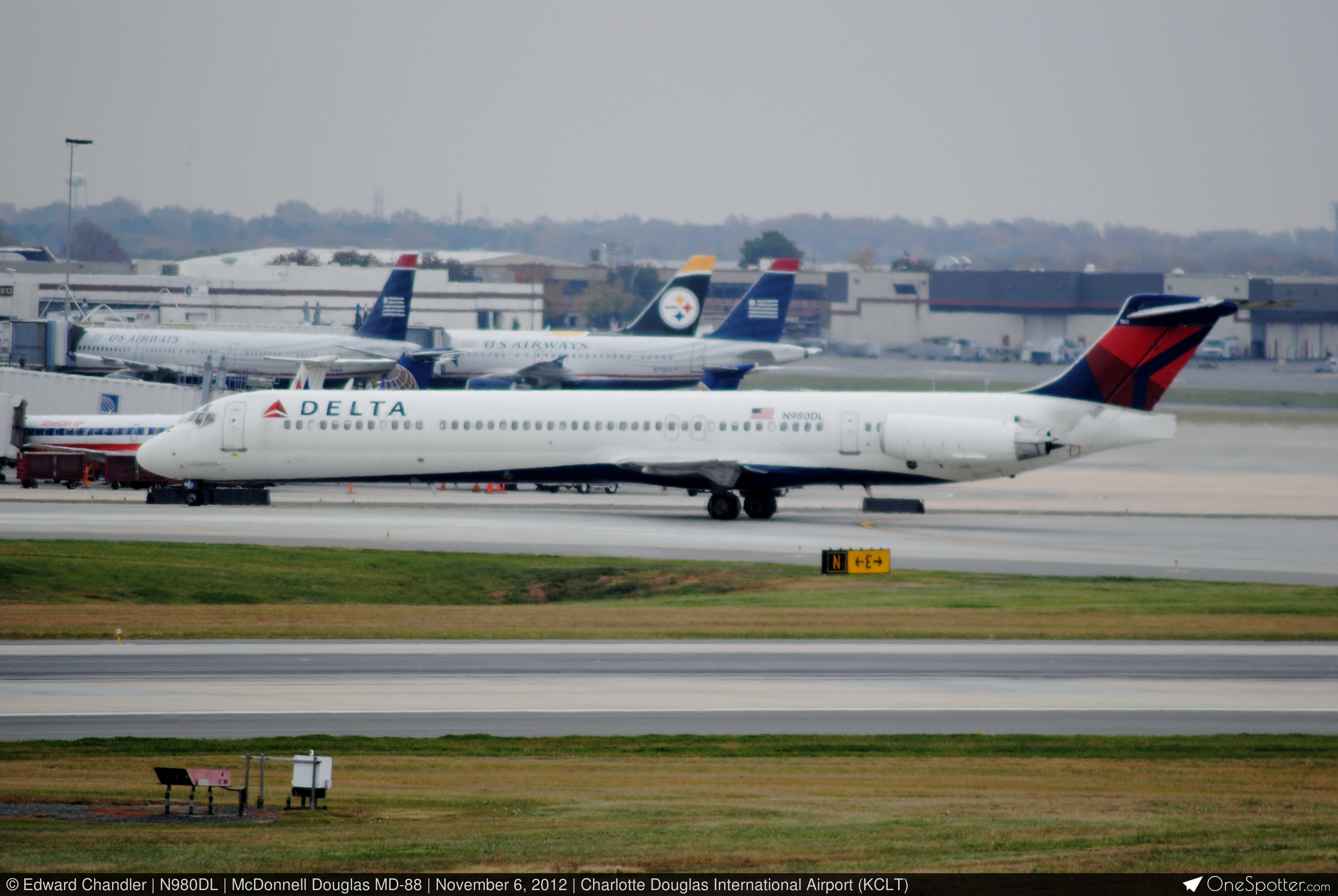 N980DL Delta Air Lines McDonnell Douglas MD-88, MSN 53267 | OneSpotter.com