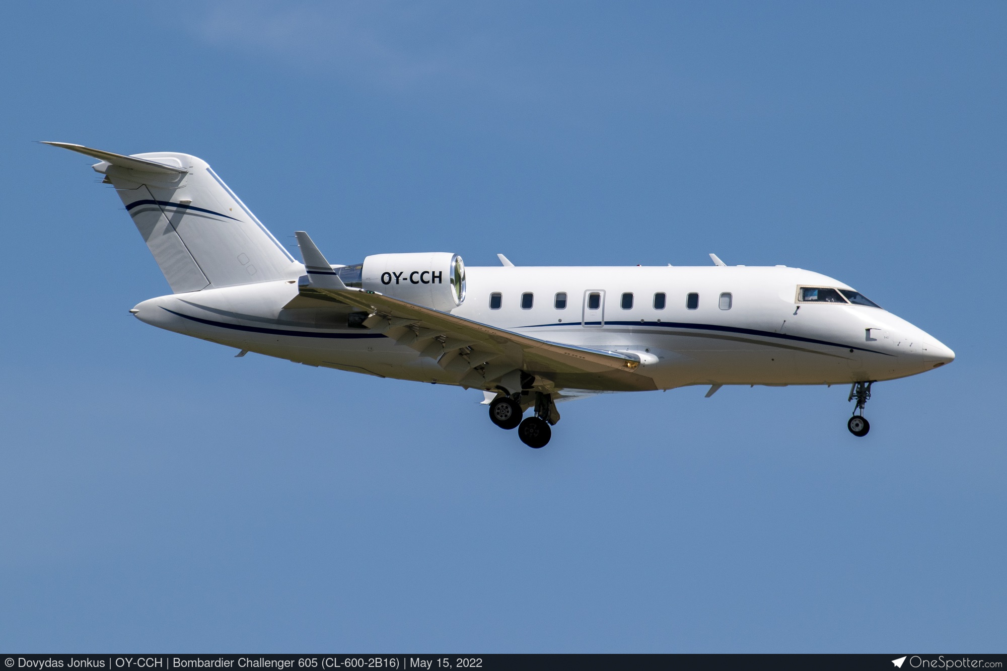 OY-CCH - Bombardier Challenger 605 (CL-600-2B16), Flexflight ...