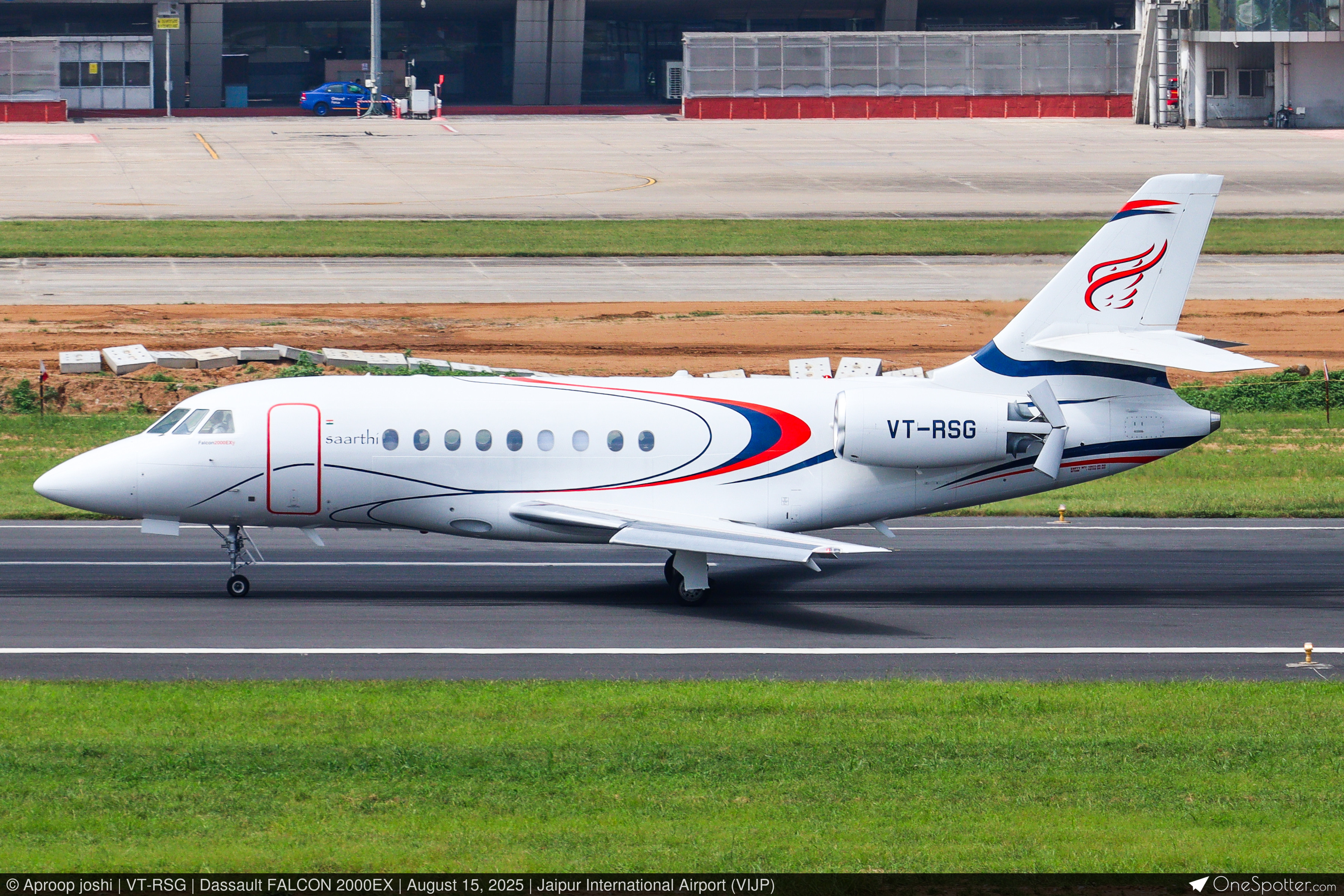 VT-RSG - Dassault FALCON 2000EX, RP Sanjiv Goenka Group | OneSpotter.com