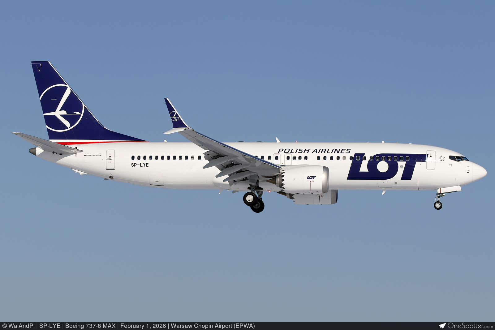 SP-LYE - LOT Polish Airlines Boeing 737-8 MAX, MSN 44330 | OneSpotter.com